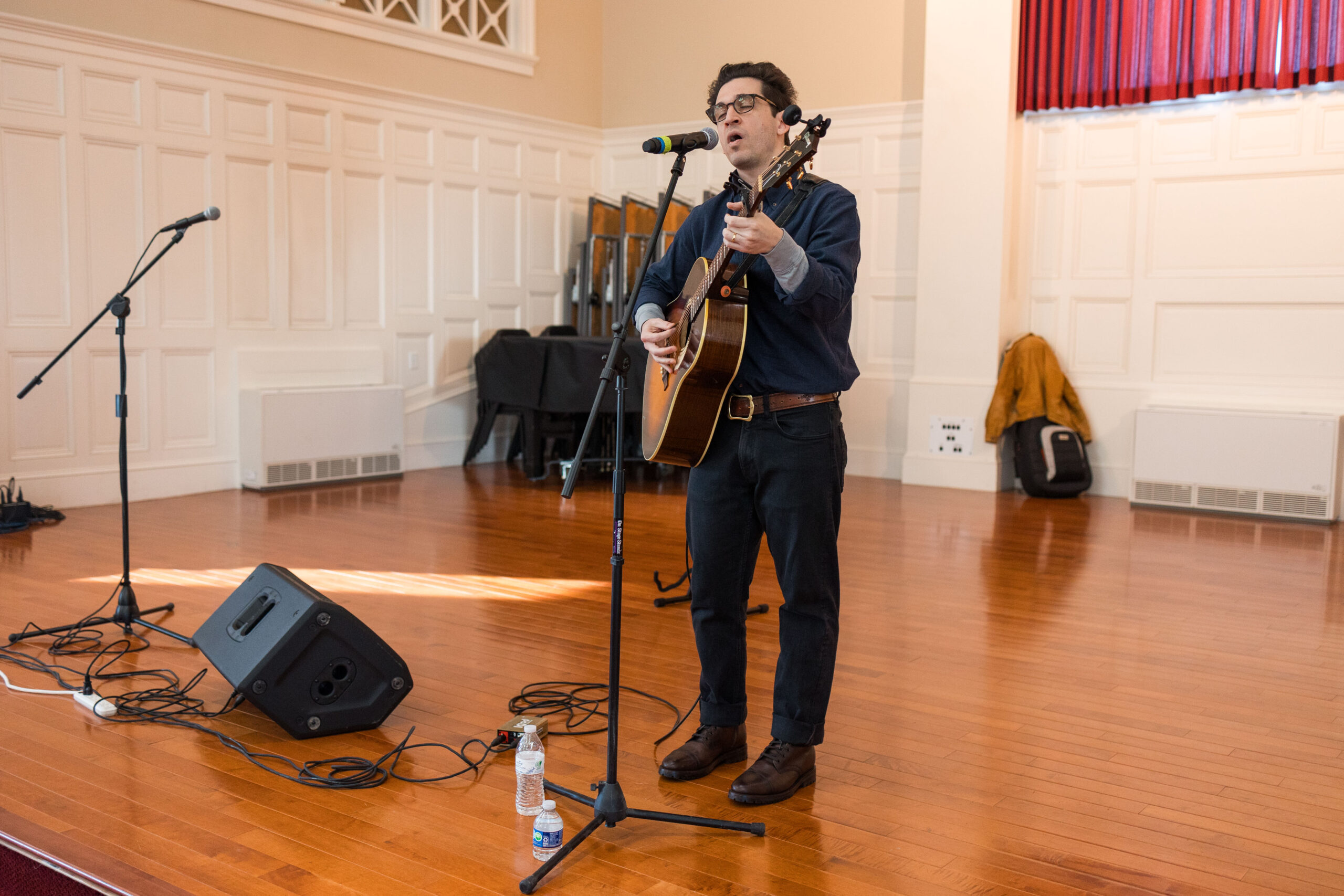 Matt Butler Brings 'Reckless Son' Performance to Campus During Grum ...